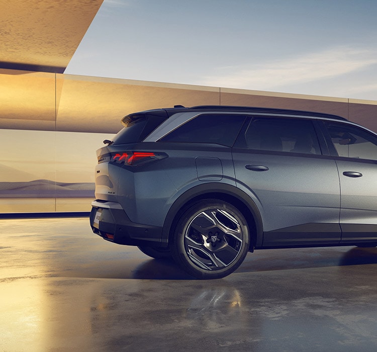 Der neue PEUGEOT E-5008 | Moderner 7-Sitzer SUV der Oberklasse | 100 % ...